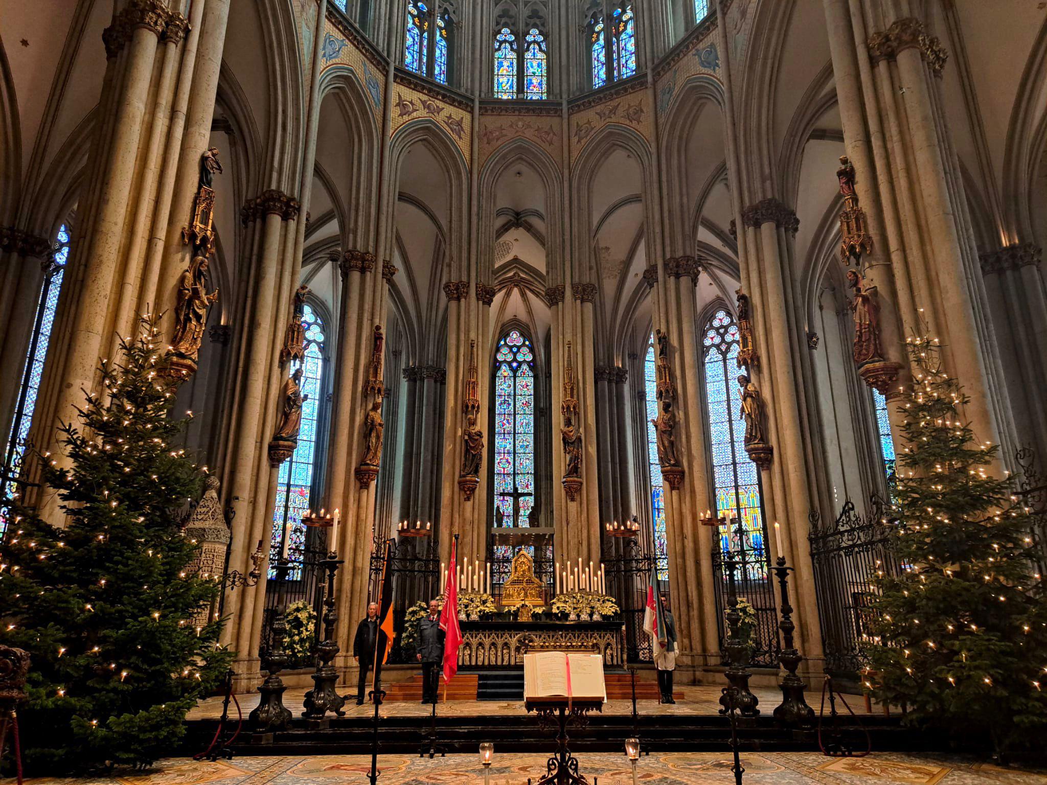Cologne Cathedral-Shrine of the three Kings {2048 x 1536} | Scrolller