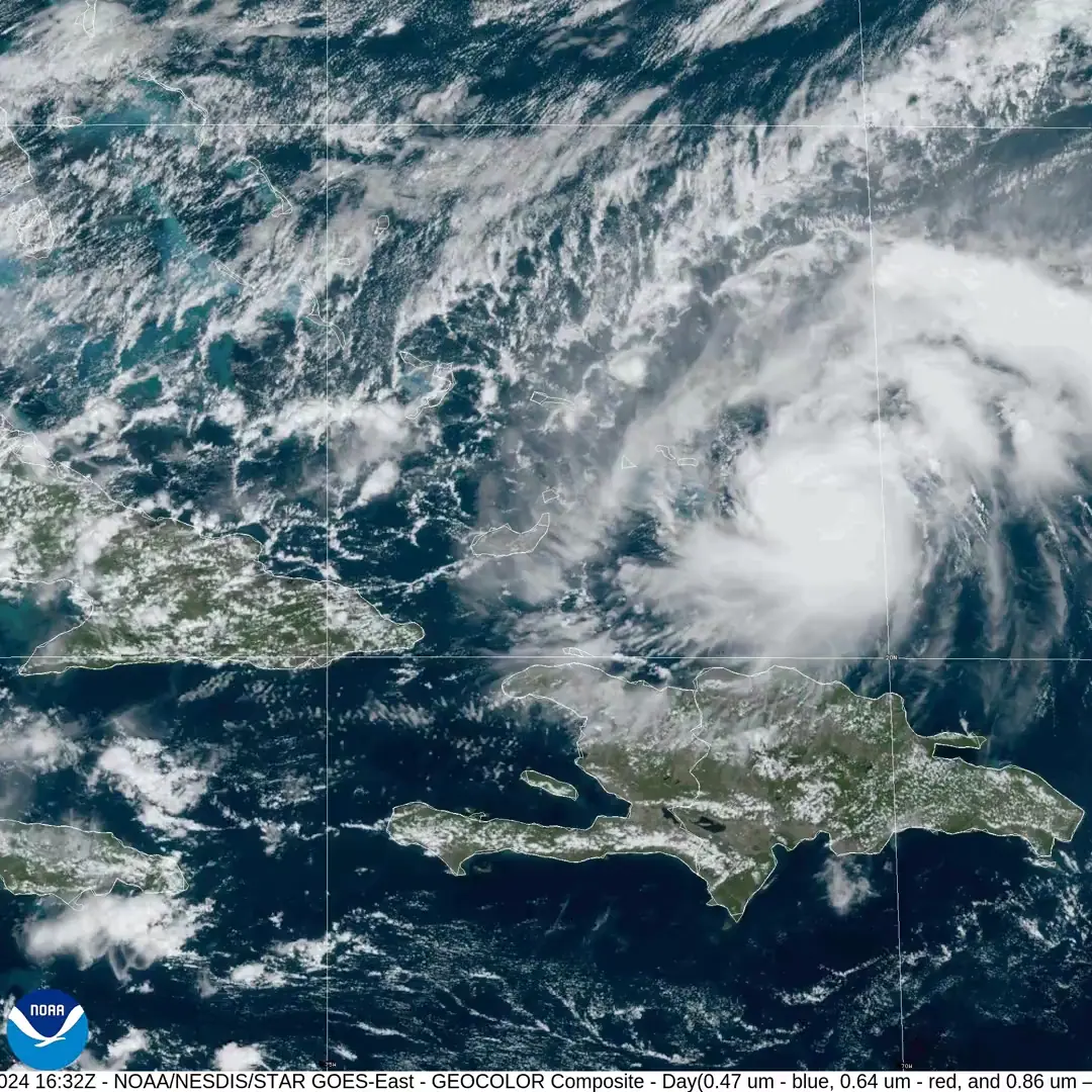 Compact and robust Hurricane Oscar north of Hispaniola | Scrolller