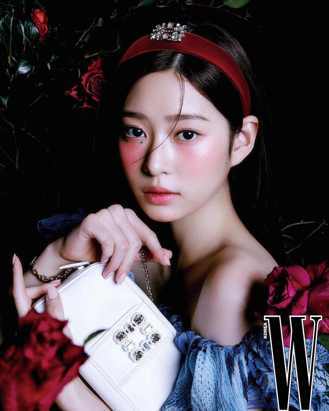 220308 Kim Minju Instagram Update | Scrolller