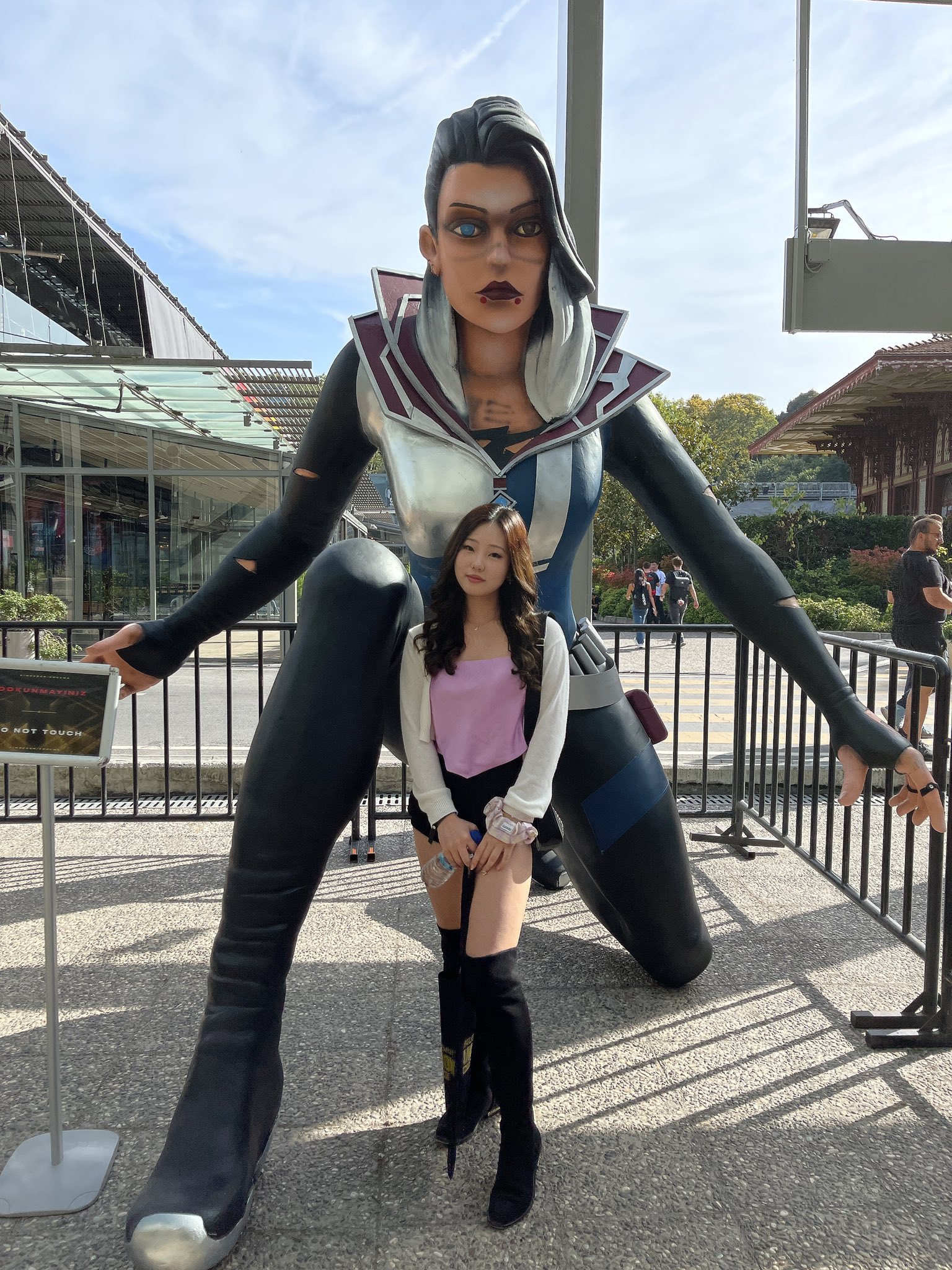 Jessica Meets Fade | Scrolller