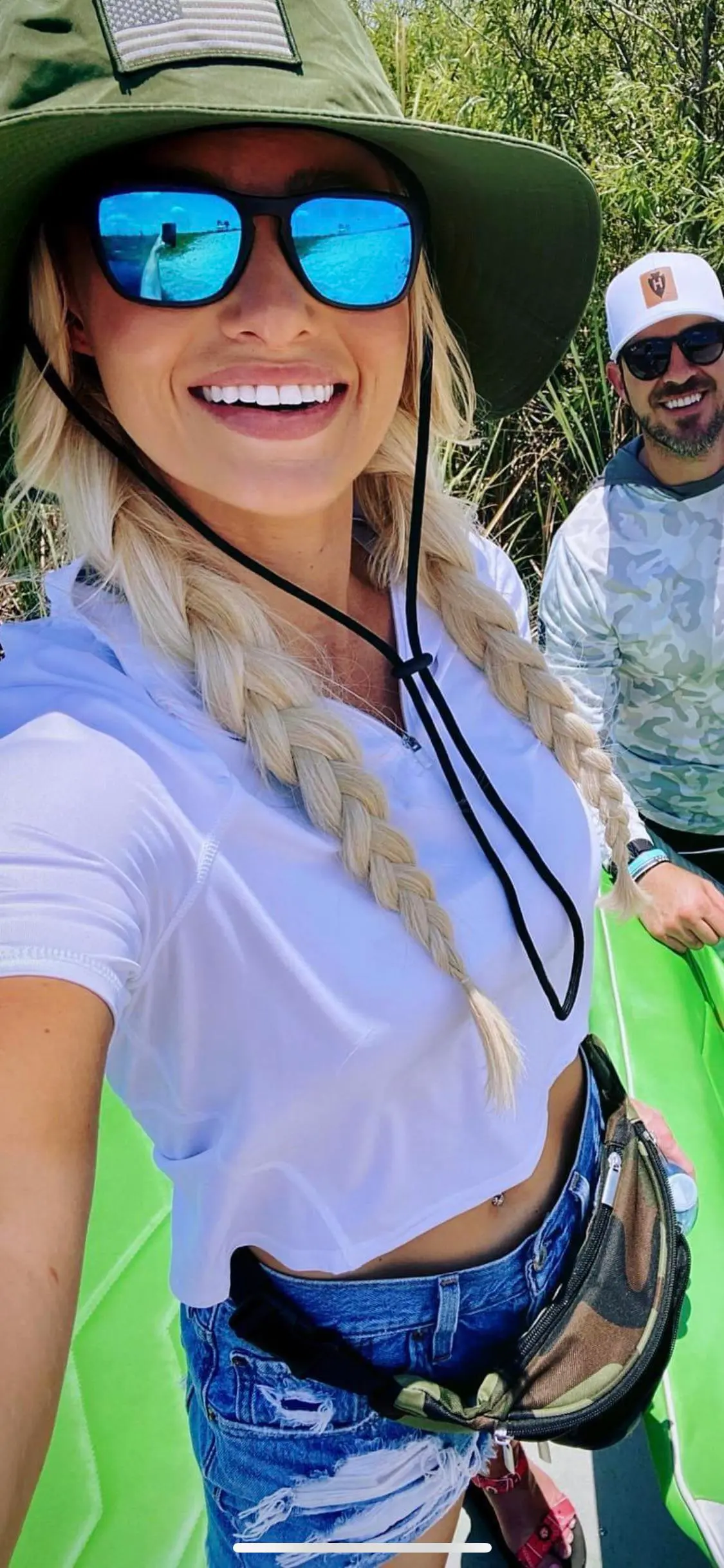 Cute belly. That little belly button | Scrolller