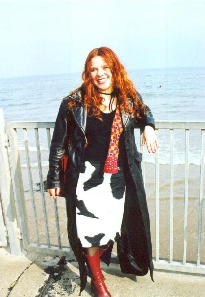 Love these pictures of my mom, 1999 | Scrolller