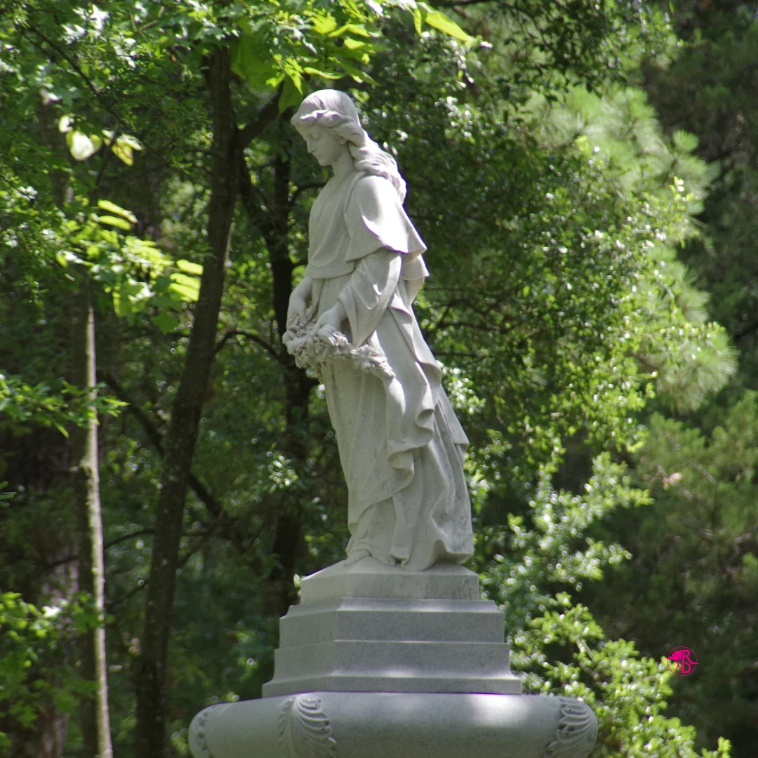 Another beautiful statue in Olivewood Cemetery. | Scrolller