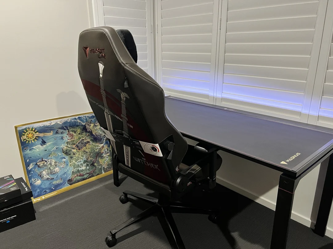 Witcher Titan Evo 2022 Chair and Magnus Desk setup! #Secretlab | Scrolller