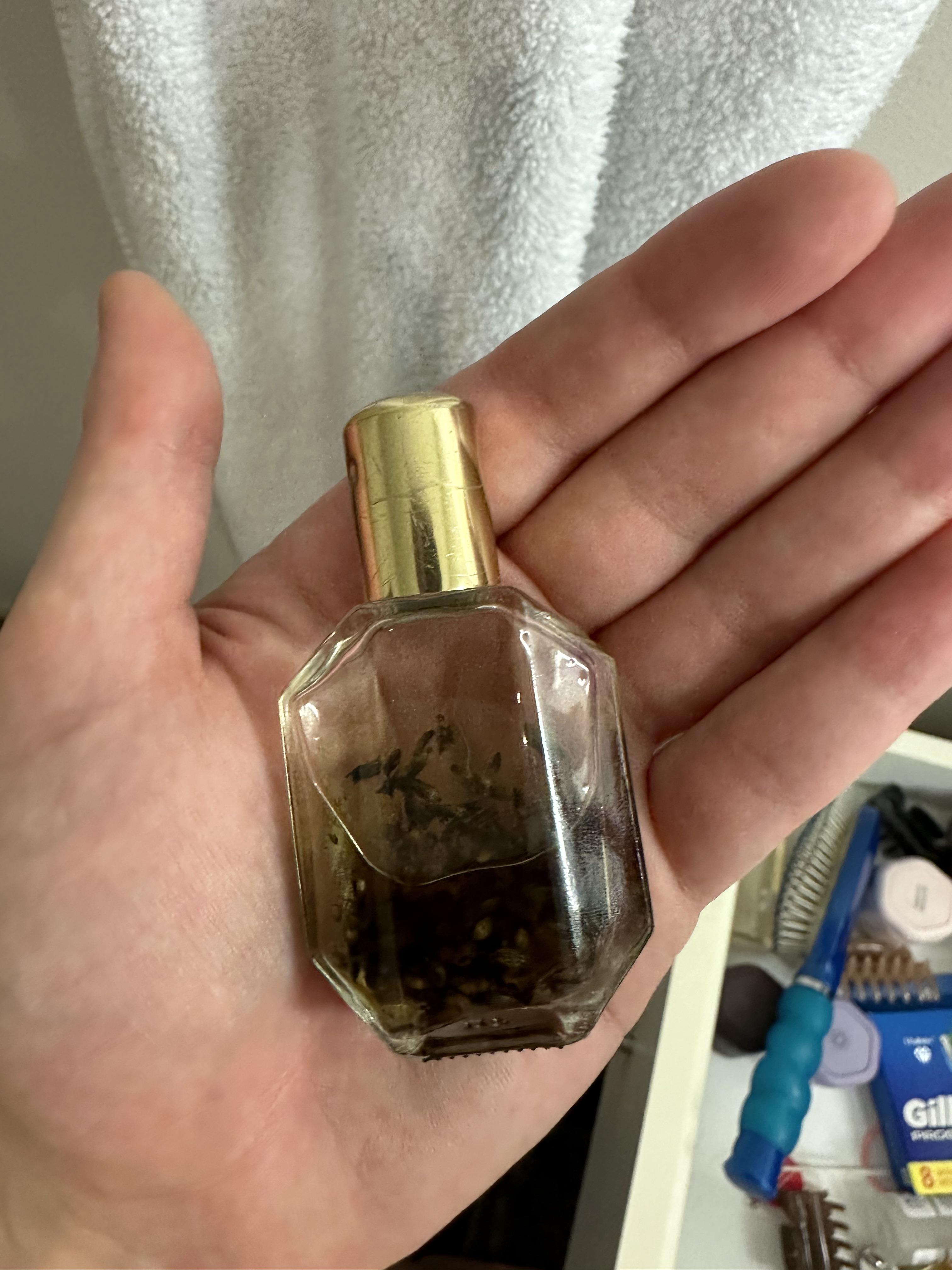 Anyone know this perfume? | Scrolller