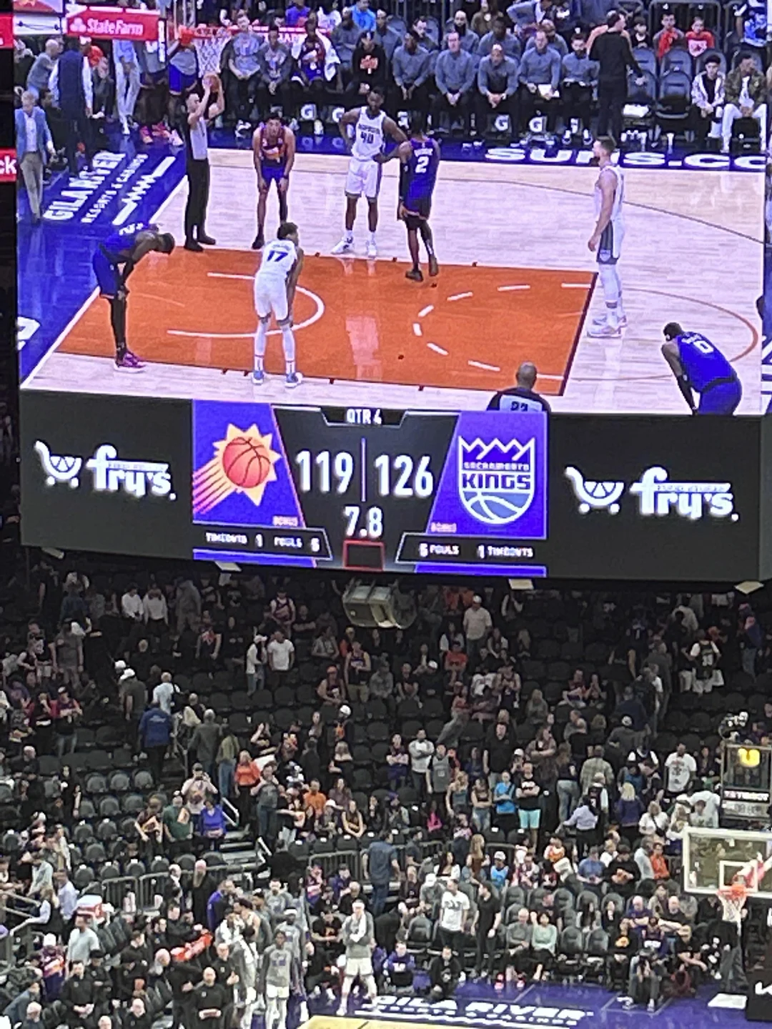 LIGHT THE BEAM! First ever Kings game. Let’s gooooo! | Scrolller