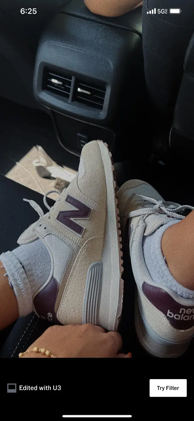 What shoe is this? | Scrolller