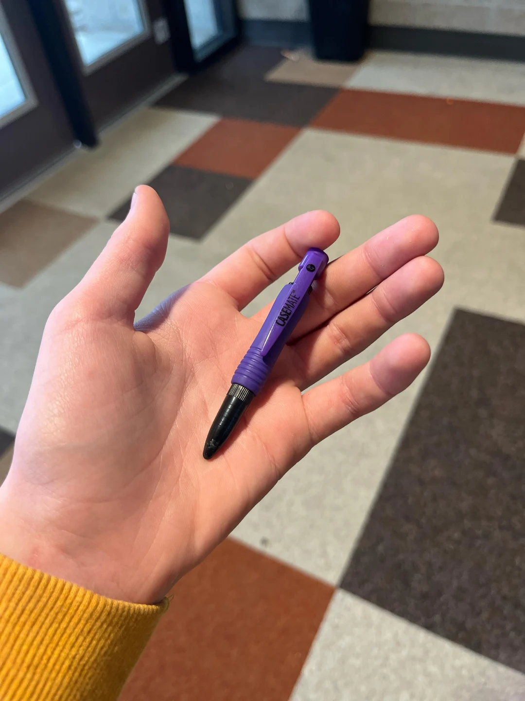 Worlds tiniest mechanical pencil | Scrolller