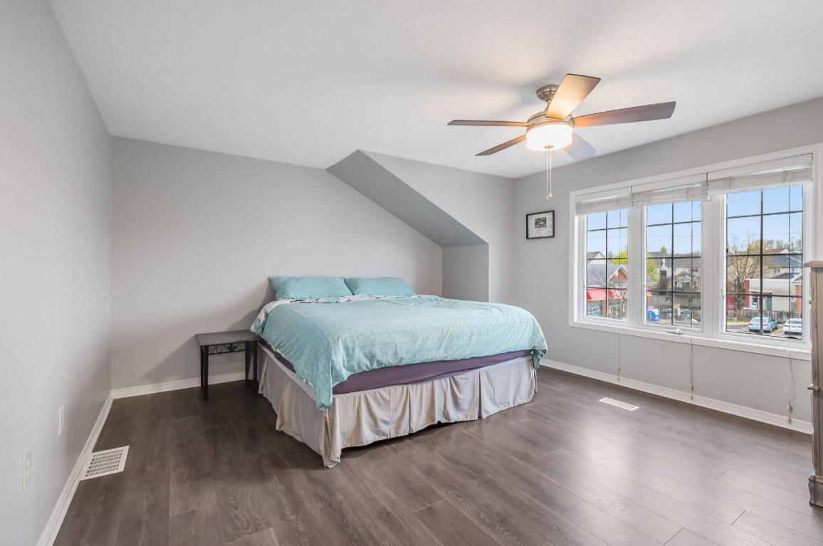 Weird sloped roof in one corner | Scrolller