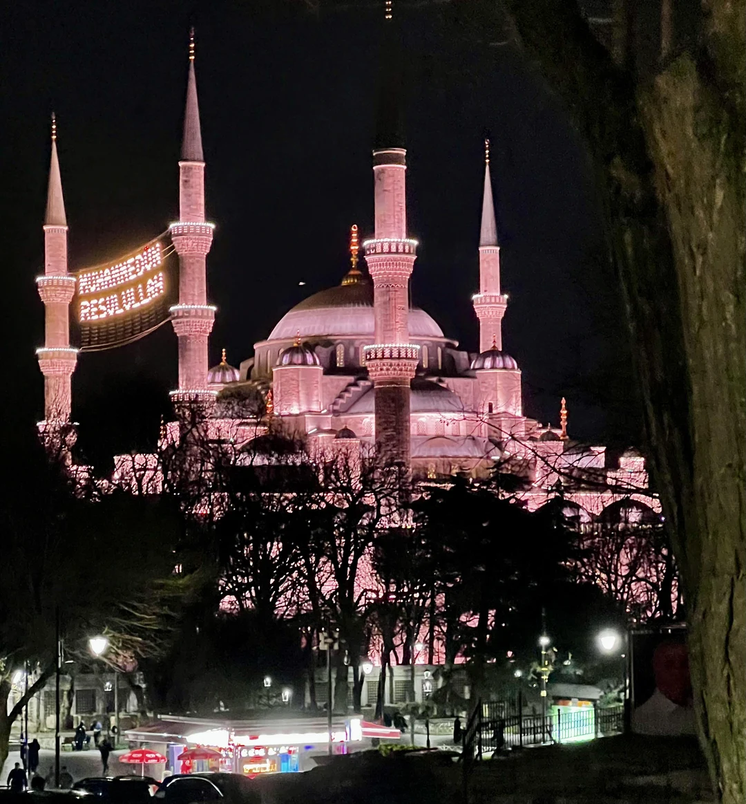 Istanbul | Scrolller