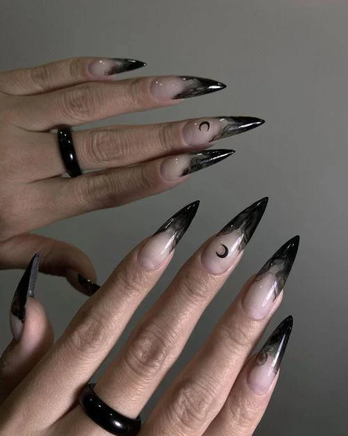 Moon nails | Scrolller