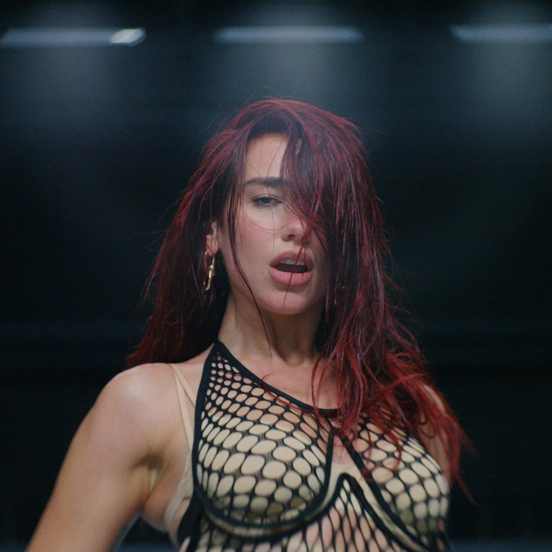 Dua Lipa | Scrolller