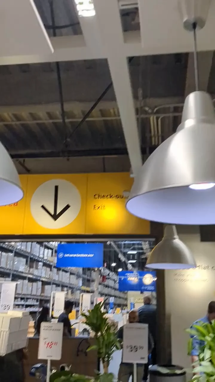 Surprise in Ikea | Scrolller