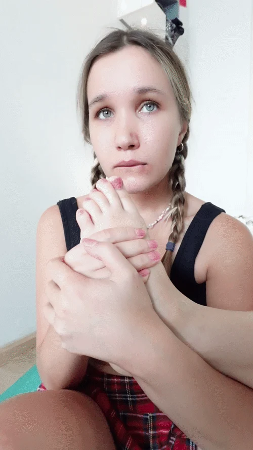 I'm developing an addiction to my fingers. | Scrolller