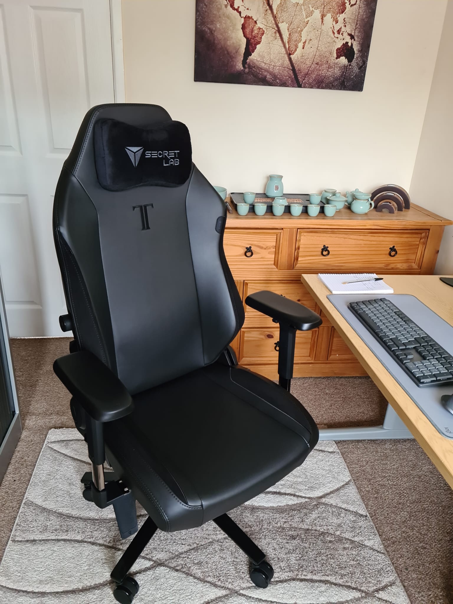 #secretlab chair arrived today :-) | Scrolller