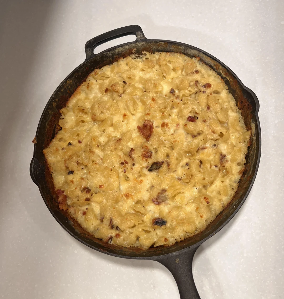 Cast Iron Macaroni and Cheese! | Scrolller