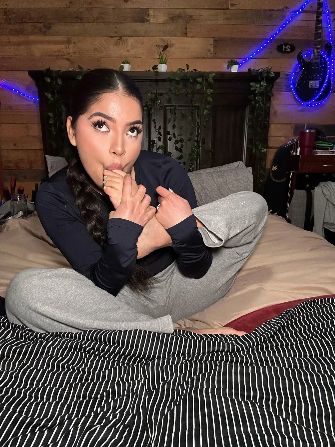 my favorite thing to do is suck my big toe