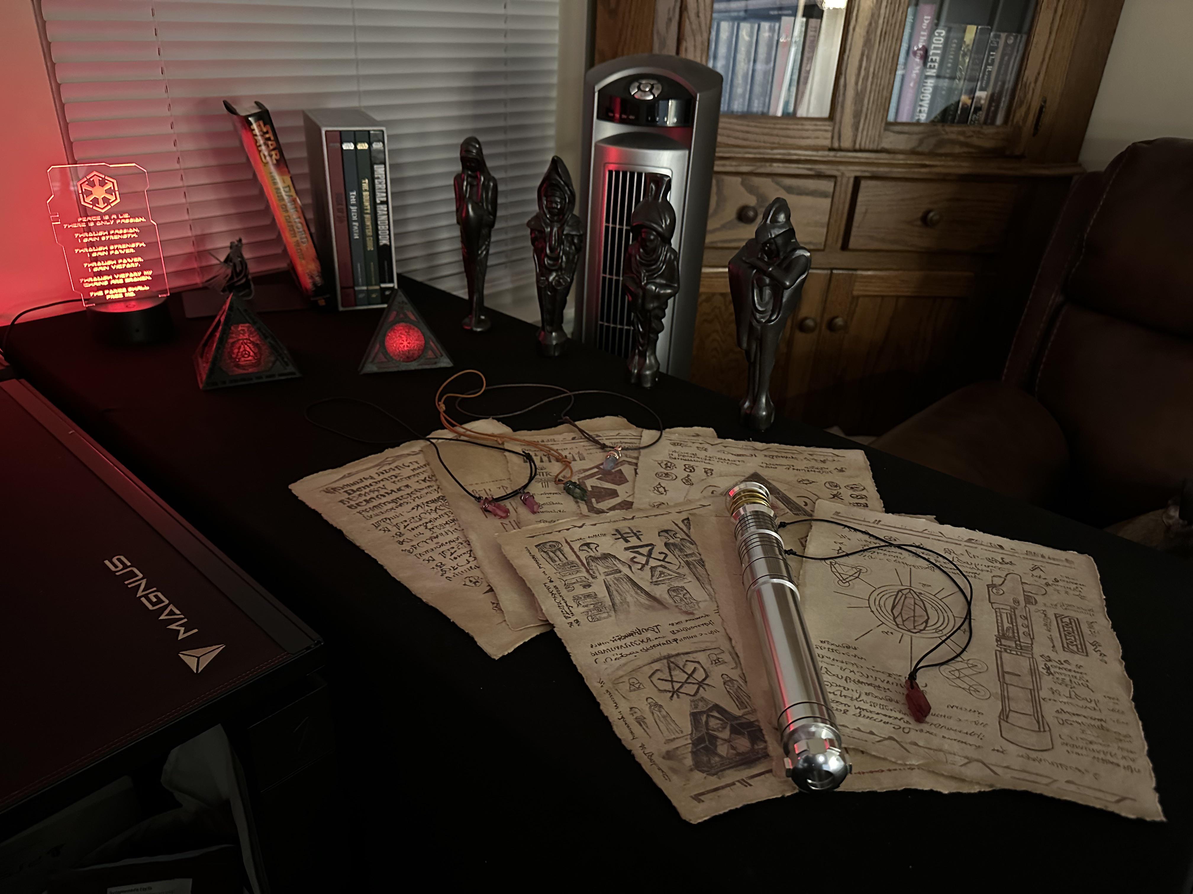 Sith Desk | Scrolller