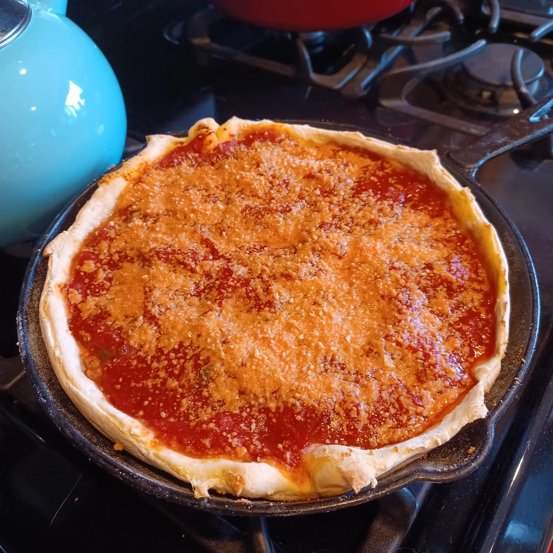 These are great for making deep dish pizza. Today sausage, pepperoni and jalapeno. | Scrolller