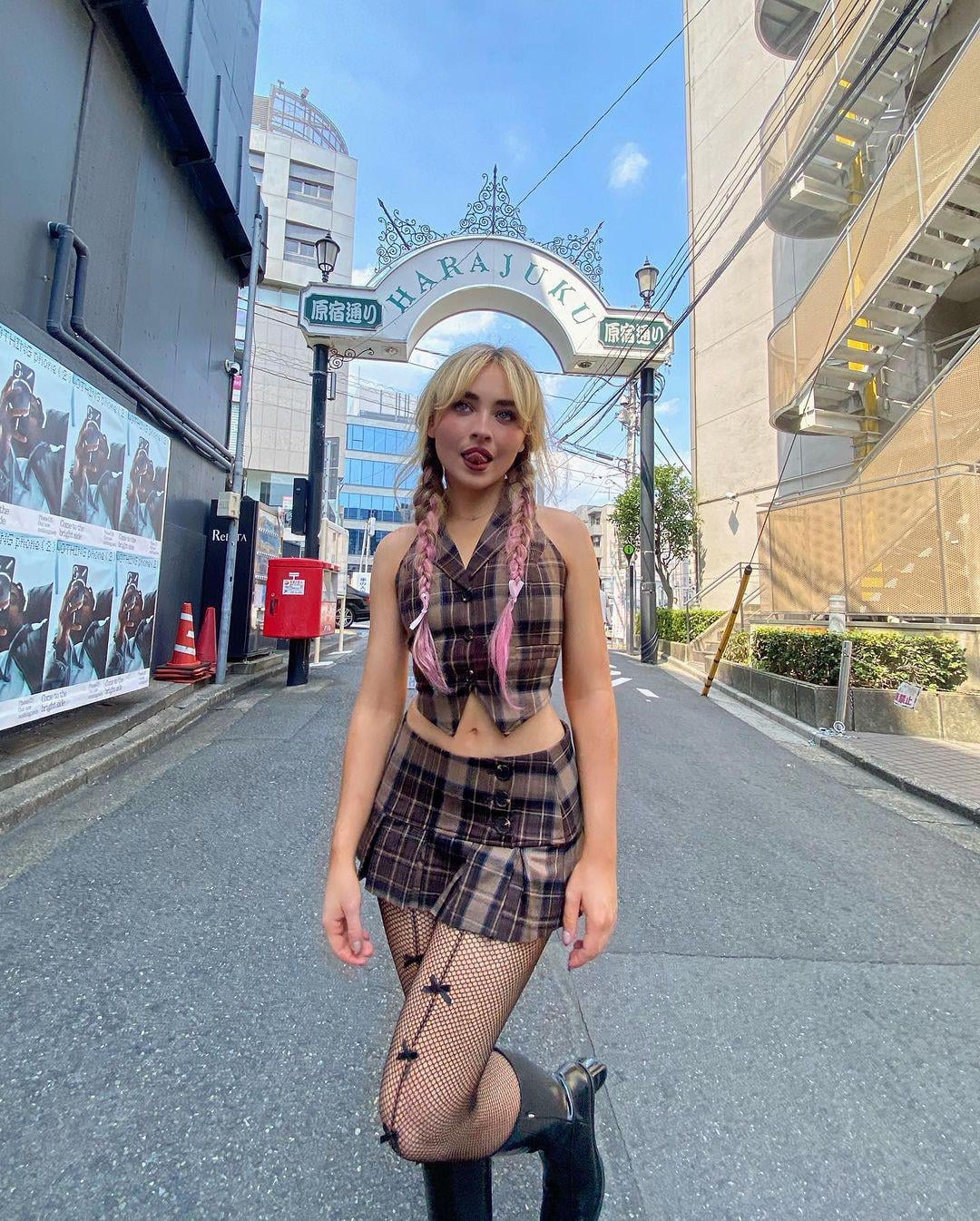 Sabrina Carpenter | Scrolller