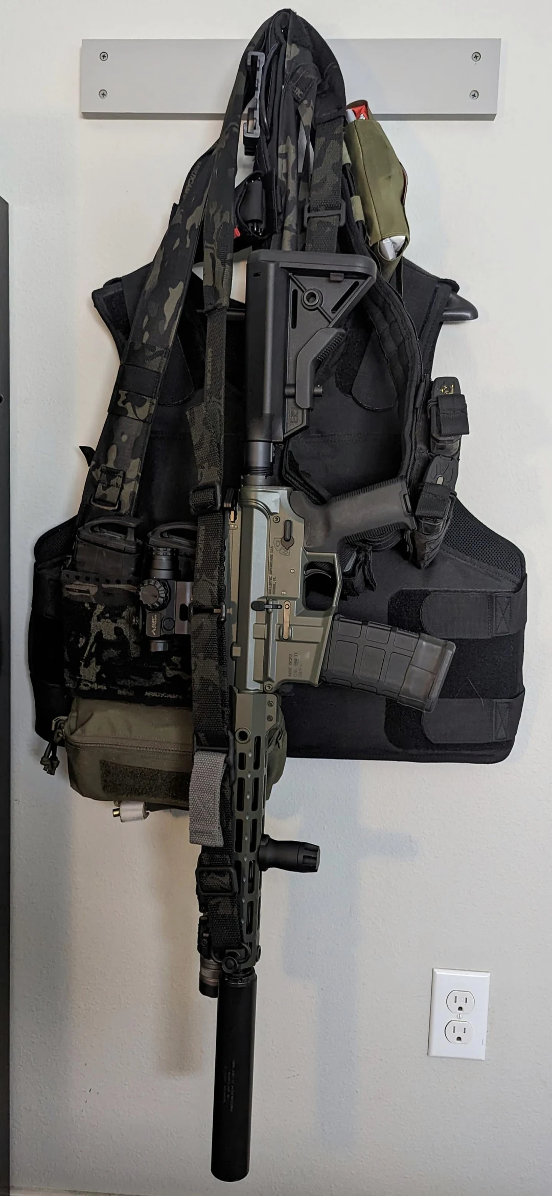 My bedside setup | Scrolller