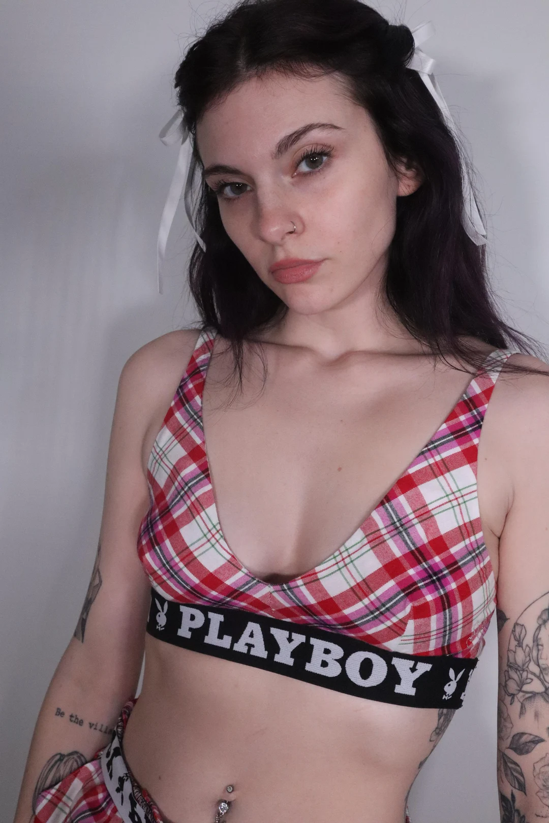 do you find girls wearing crop tops attractive | Scrolller