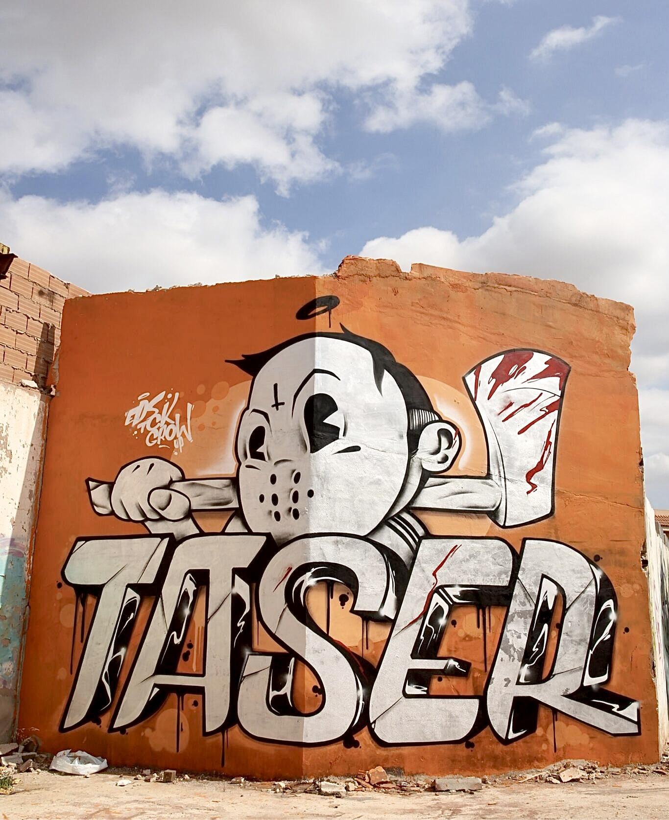 TASER 💀 | Scrolller