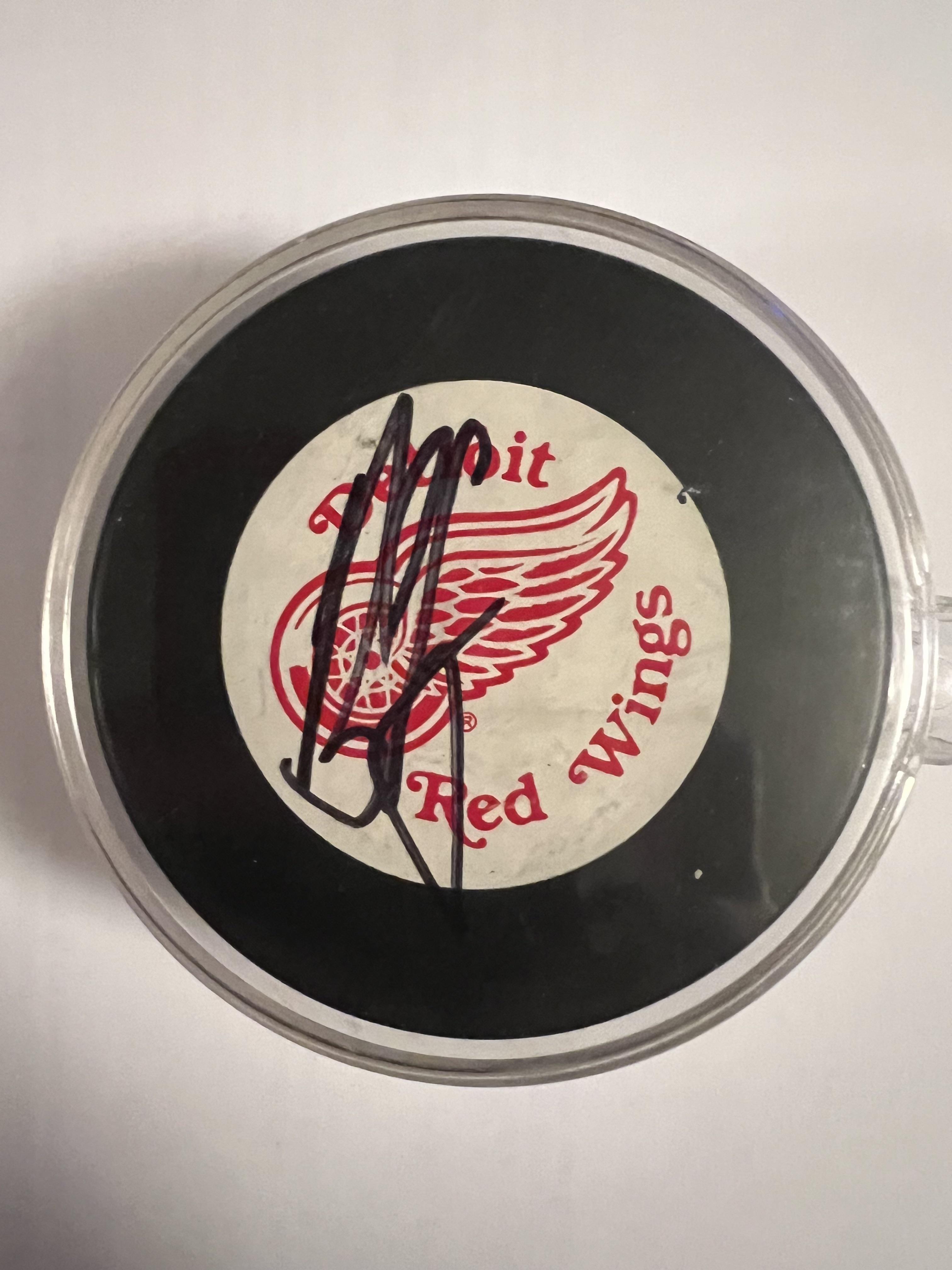 Signature recognition | Scrolller