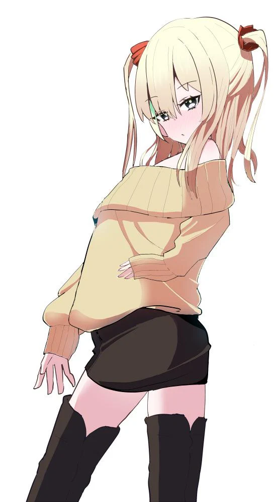 Ruri posing | Scrolller