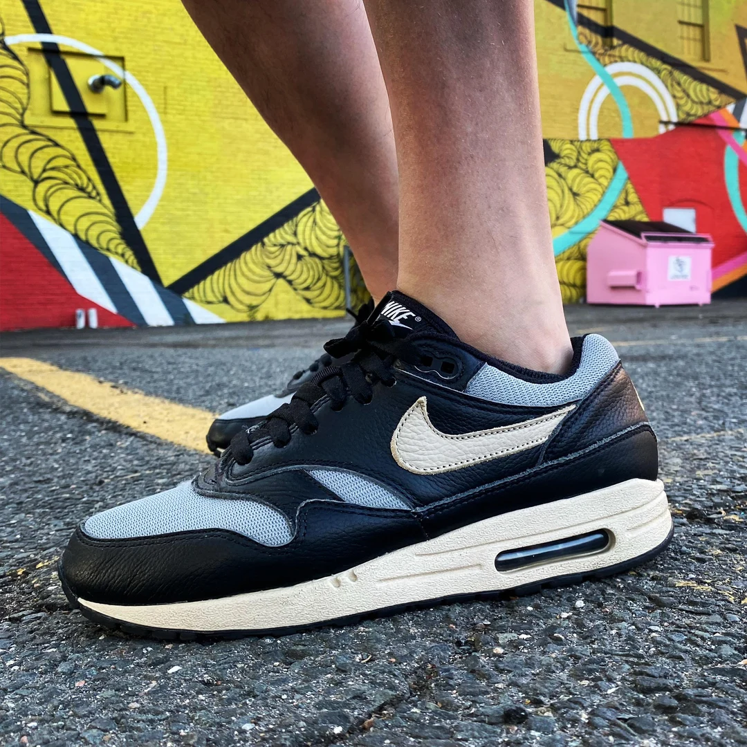 Welcome back, sneaker fam- here’s some AM1 ID’s with a cool backdrop to get things rolling again ...
