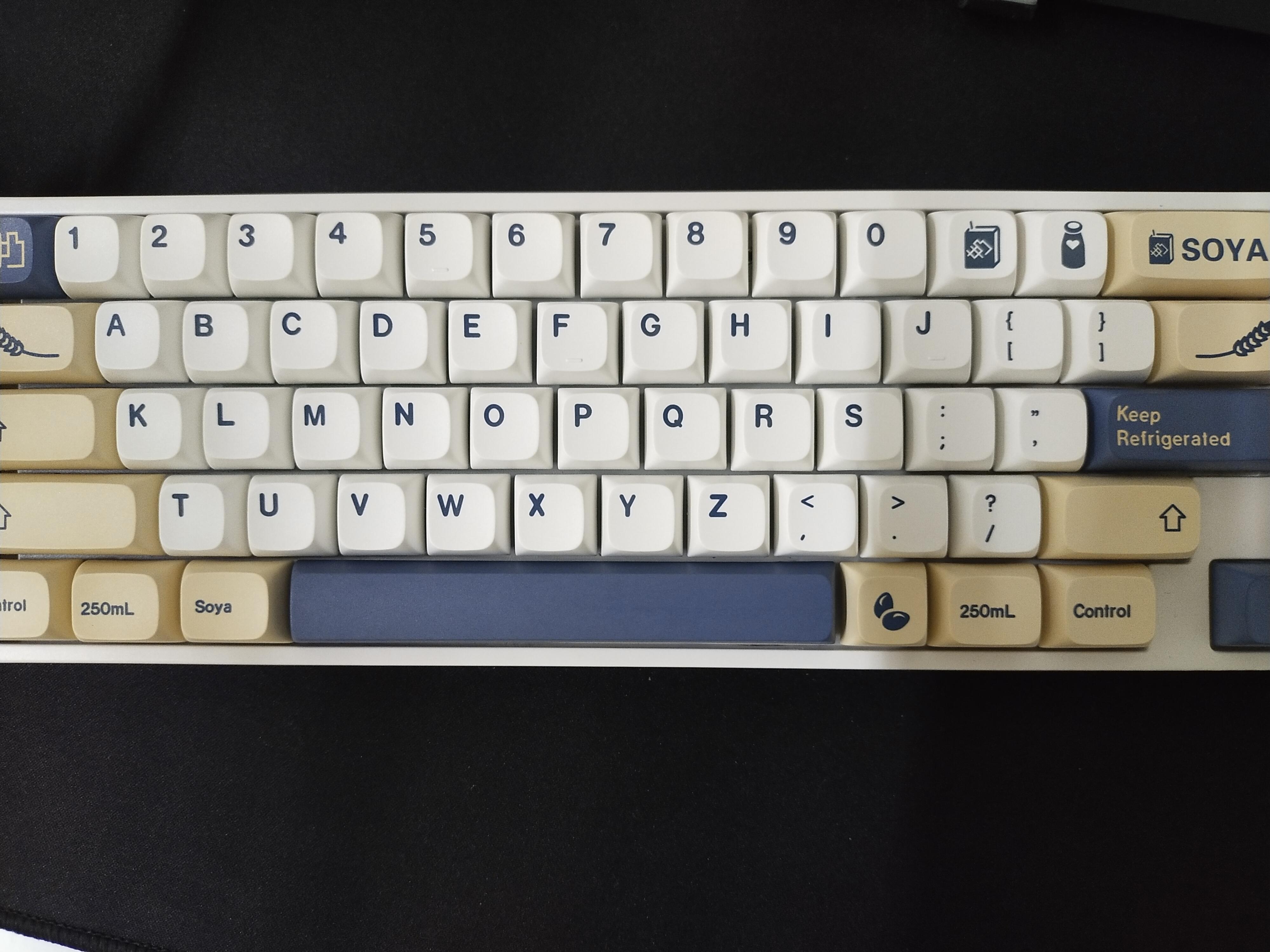 Blursed_keyboard | Scrolller