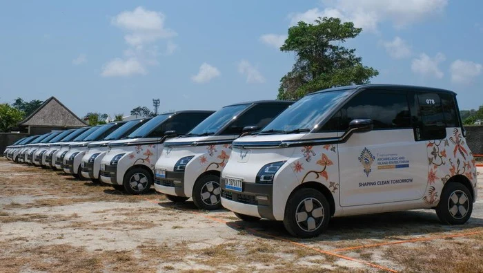 Mobil Listrik Wuling Dengan Motif Batik Dari KTT AIS Forum 2023 Bali | Scrolller