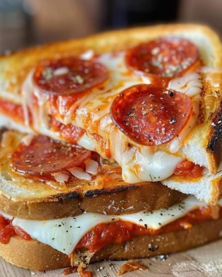 Delicious Pepperoni Pizza Grilled Cheese | Scrolller