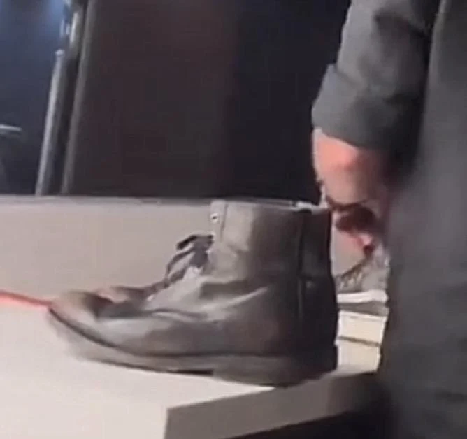 Help identifying this pair | Scrolller