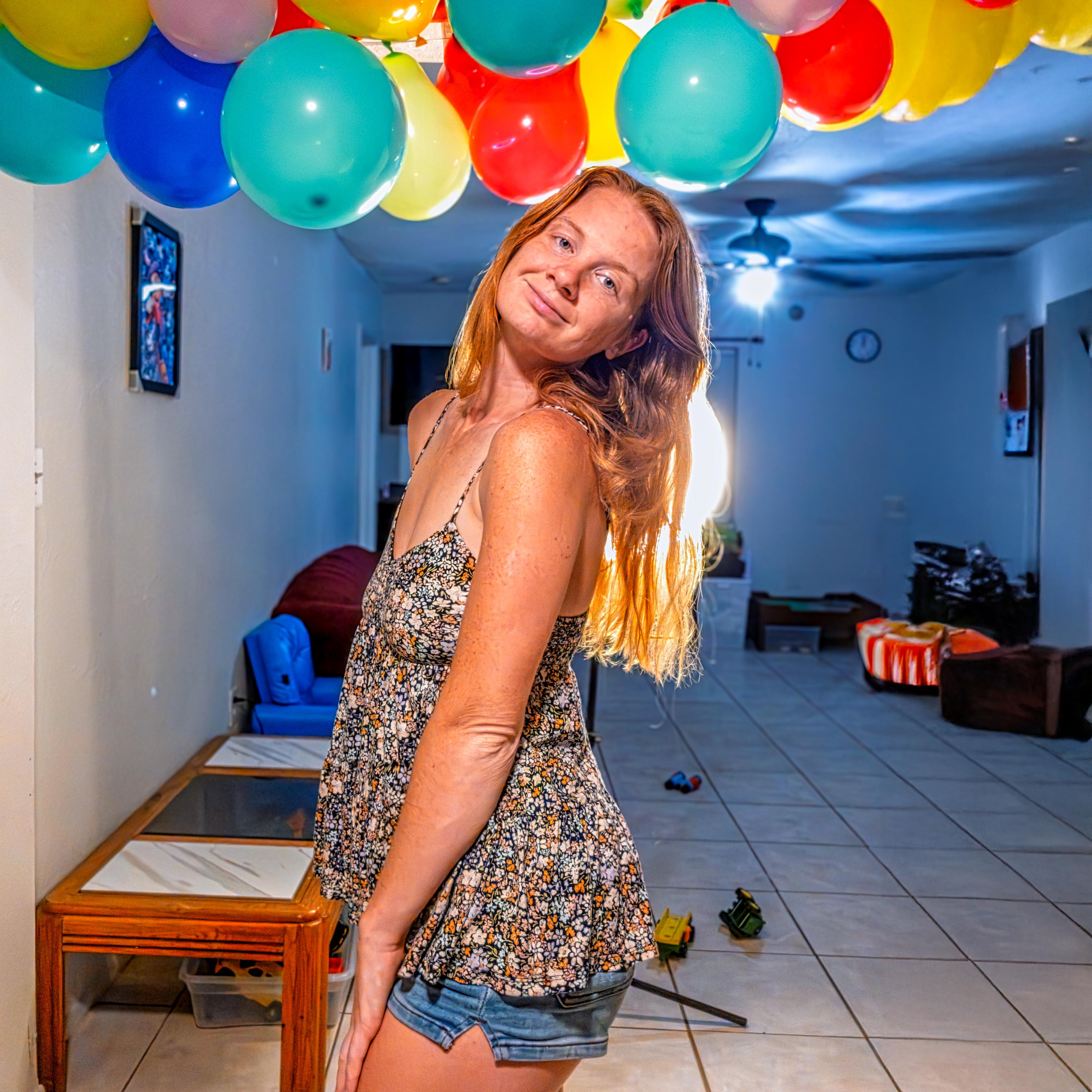 Here’s your daily dose of redhead spice... | Scrolller