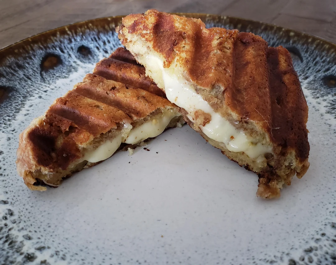 Cinnamon Bread, Pepperjack Cheese | Scrolller