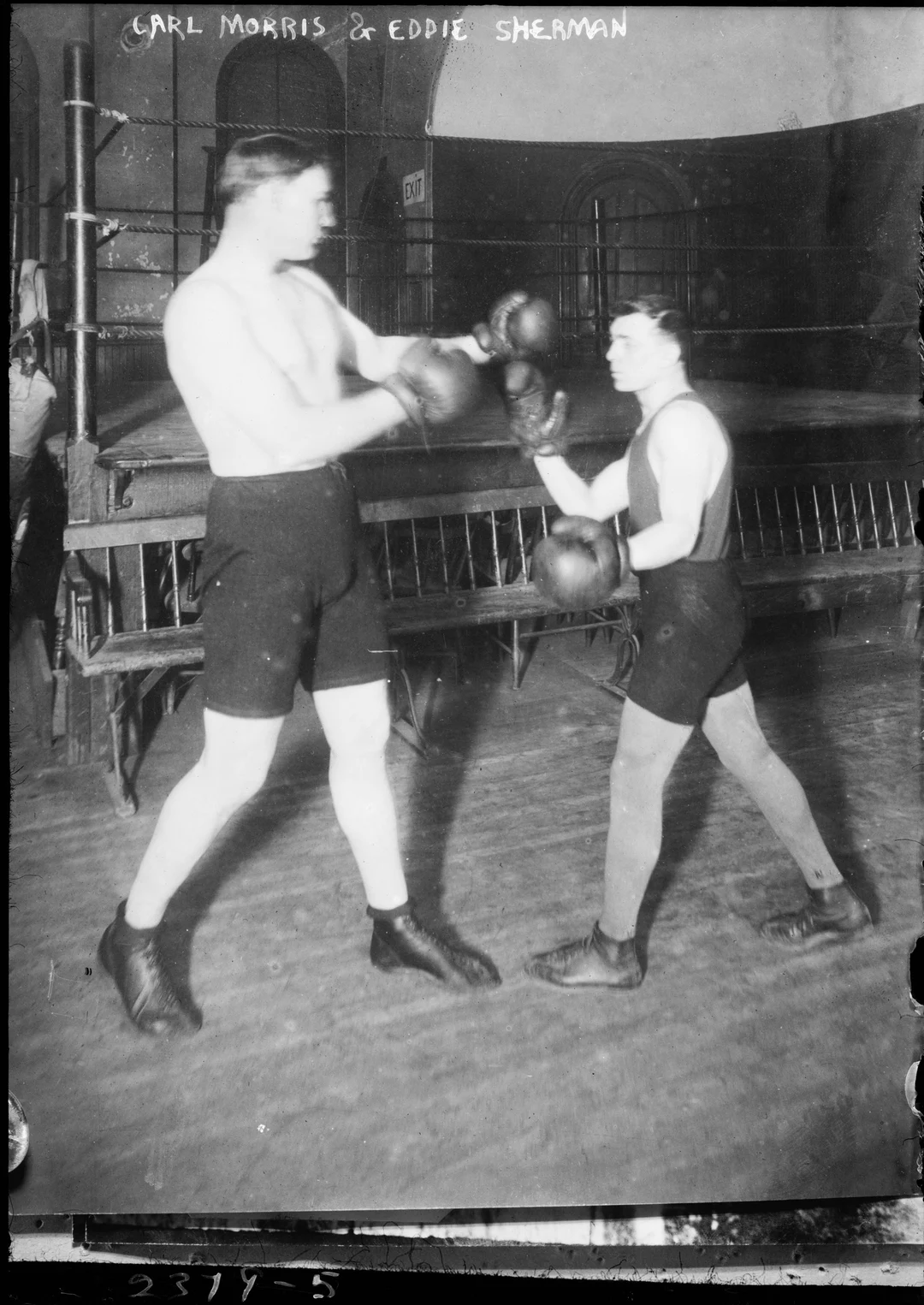 boxers Carl E. Morris and Eddie Sherman, 1910 | Scrolller