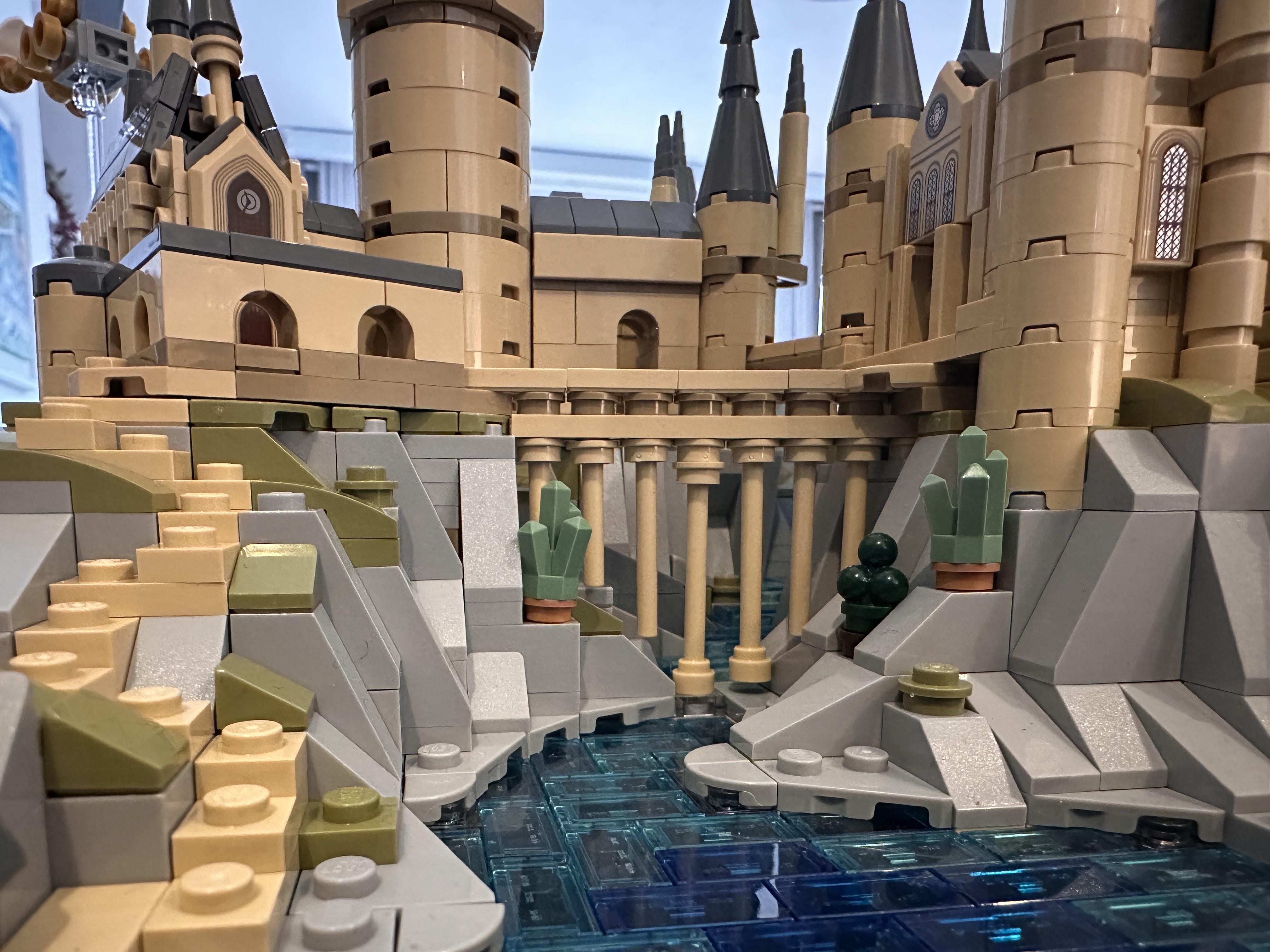 A couple fixes for Hogwarts Castle and Grounds (76419) | Scrolller