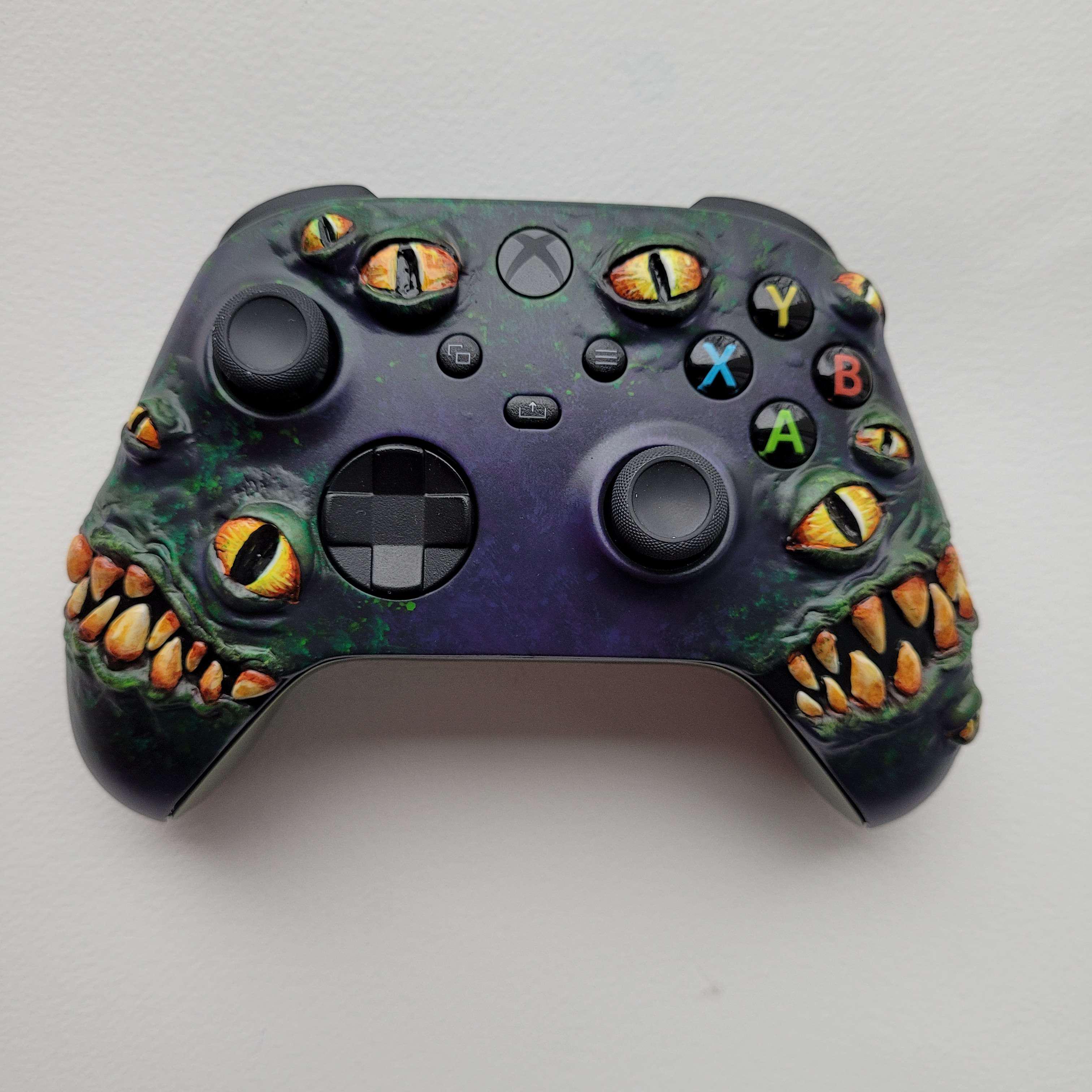 Made a N'Zoth themed controller | Scrolller