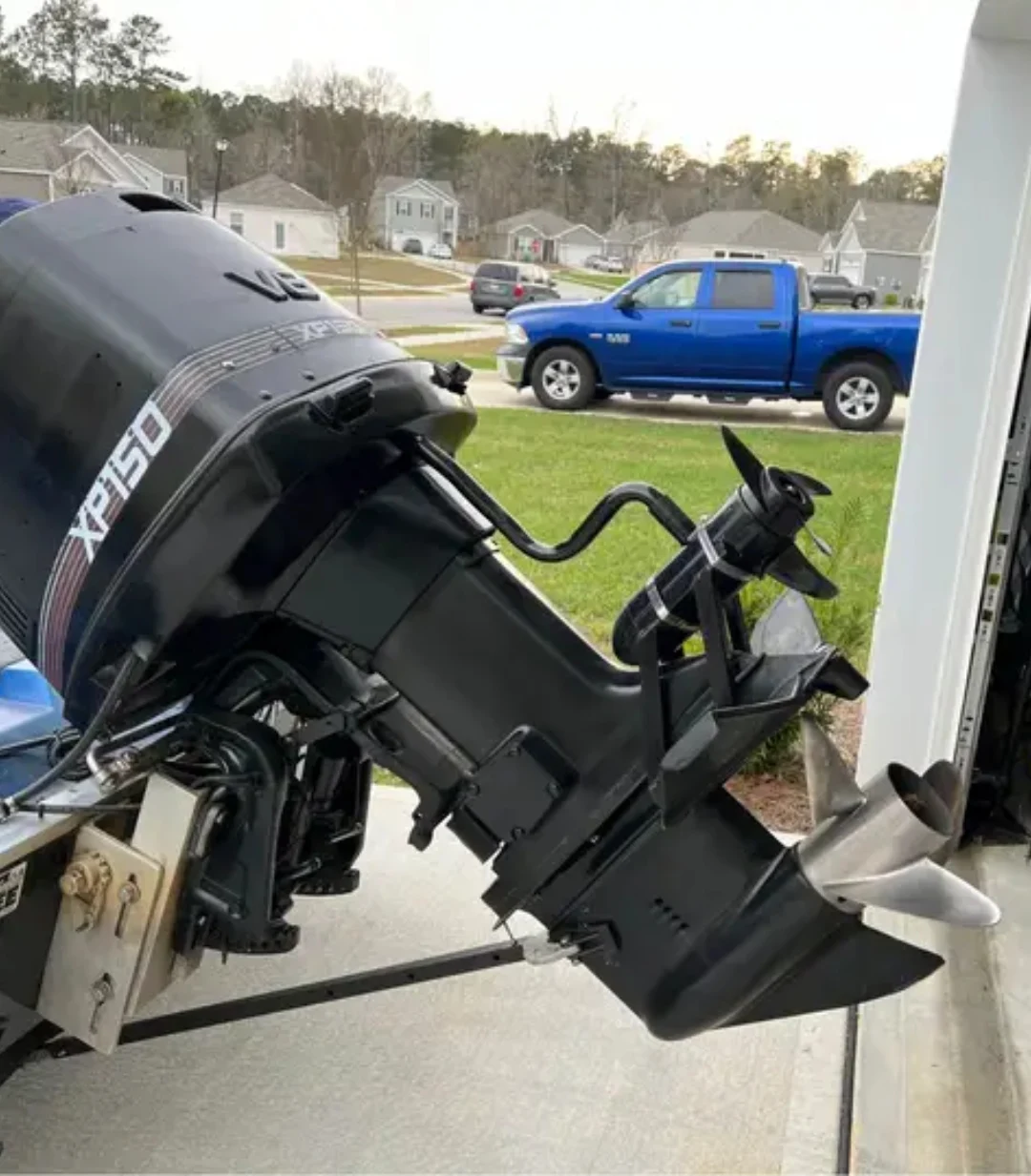 What's the extra prop on this motor? | Scrolller