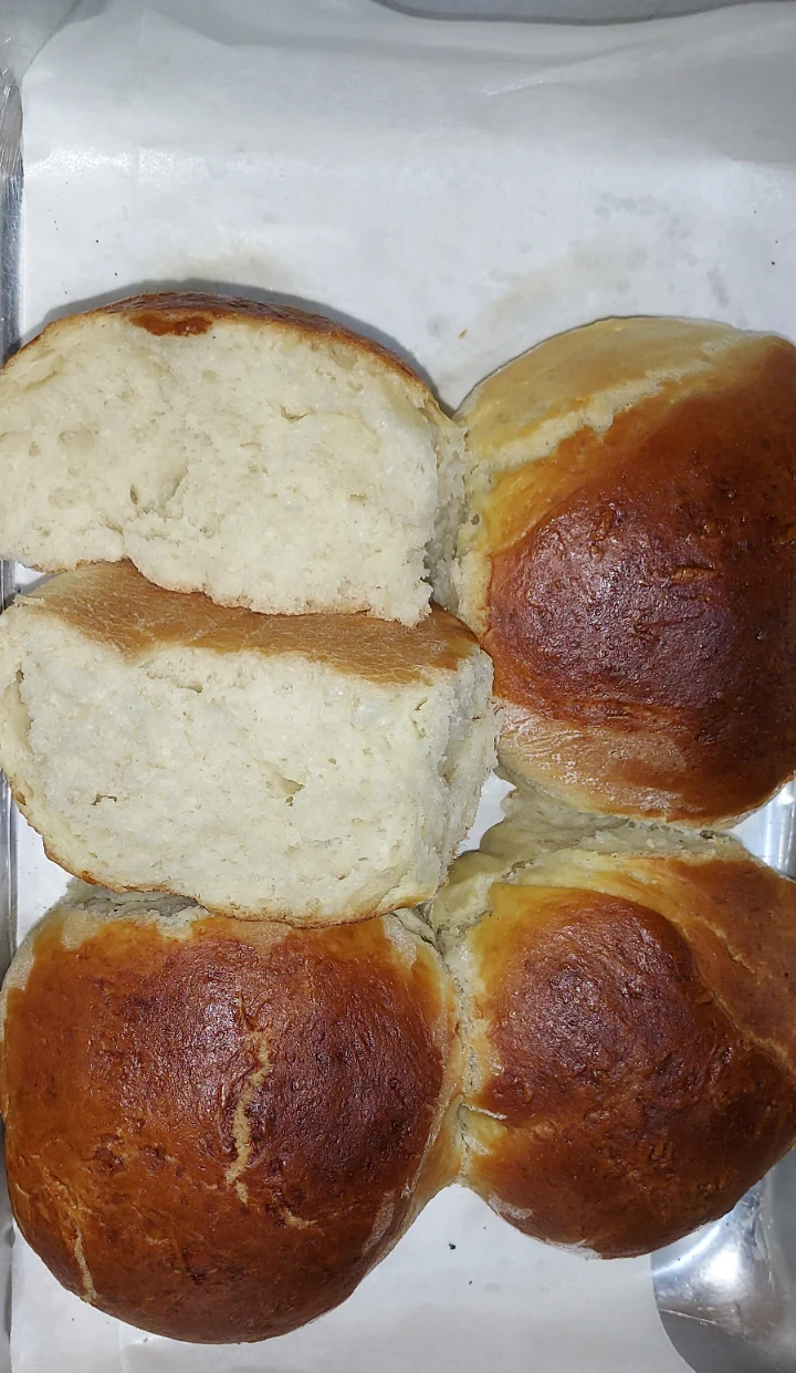 Still warm dinner roll. | Scrolller