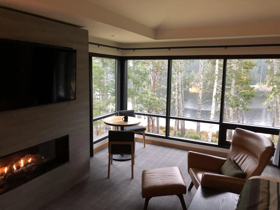 Lakeside and a light rain | Scrolller