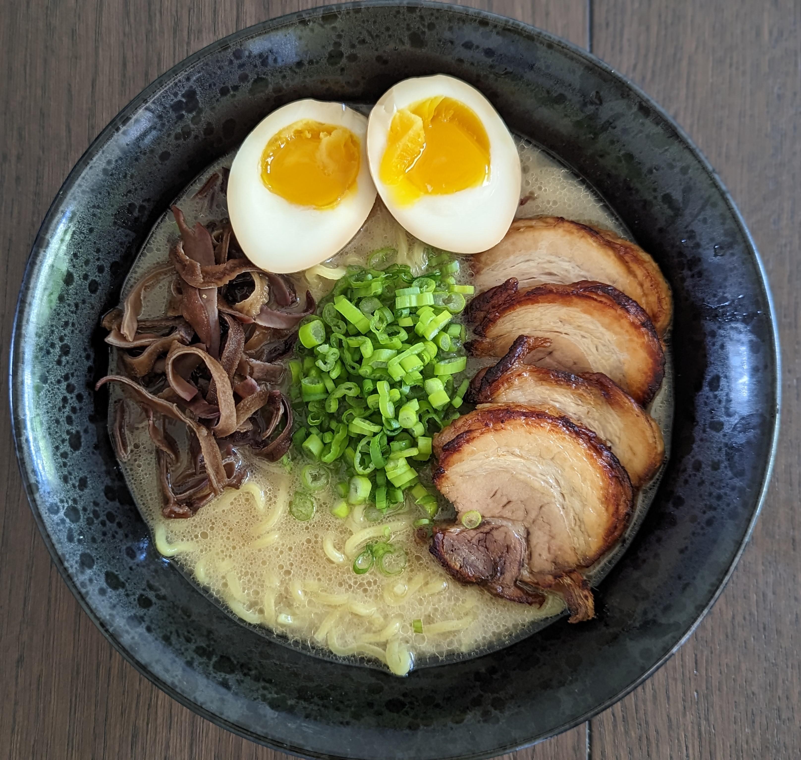 Tonkotsu ramen | Scrolller