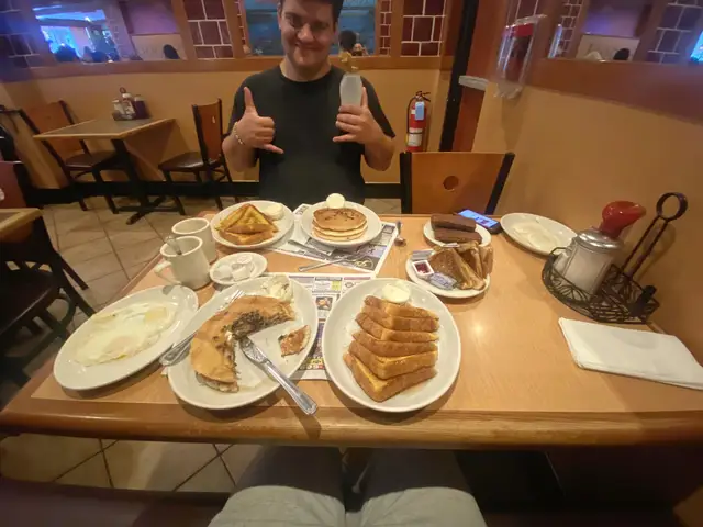 Don’t get high before getting Diner food | Scrolller