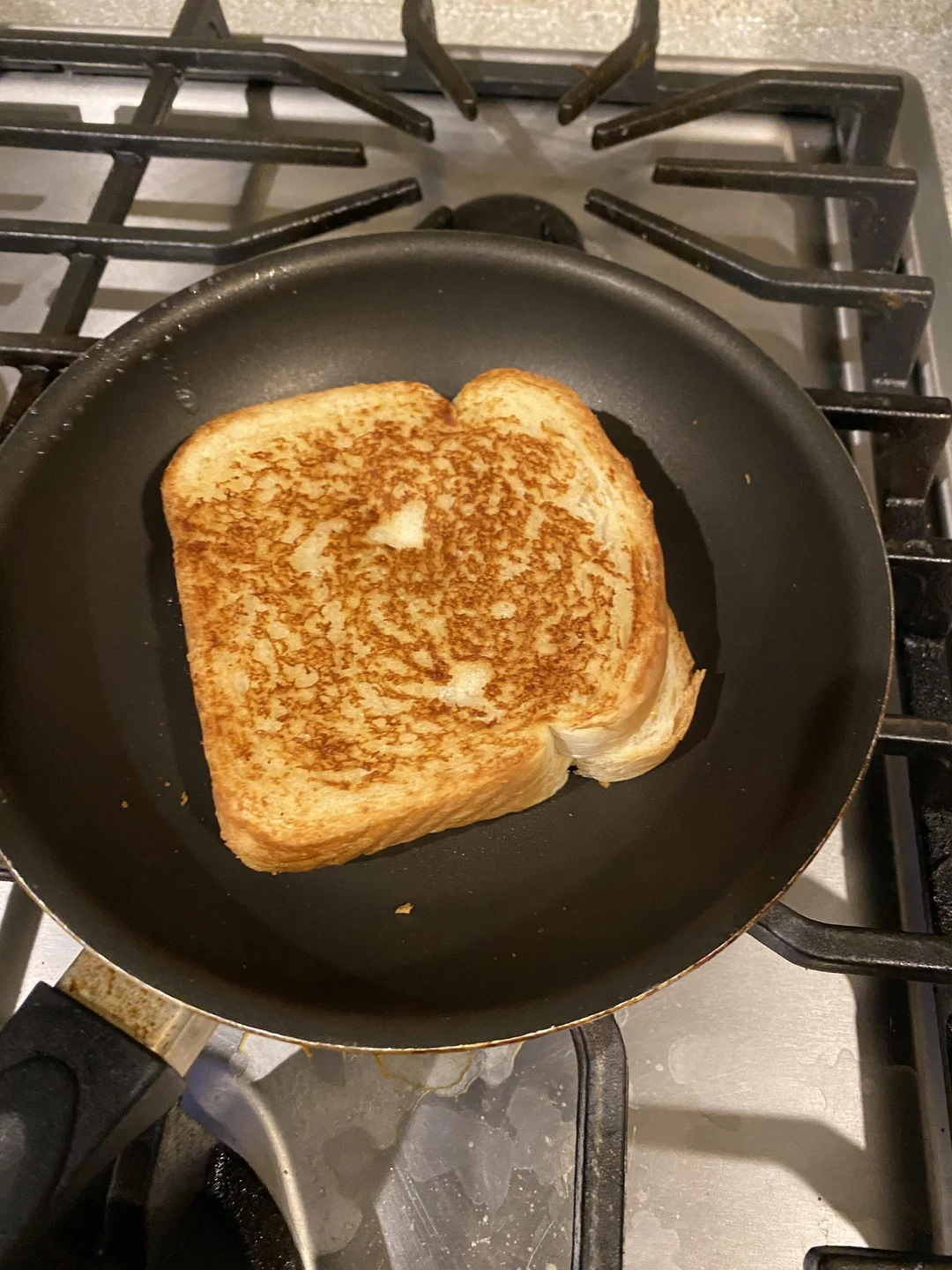 Makin’ a grilled cheese | Scrolller