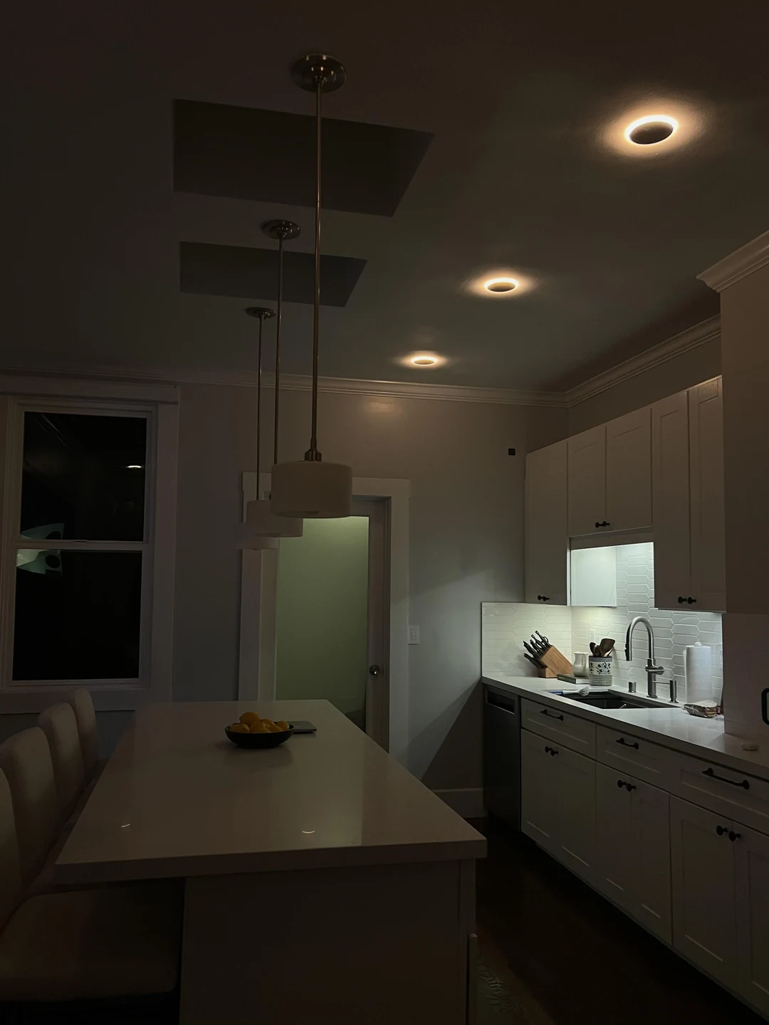 Cozy kitchen lighting | Scrolller