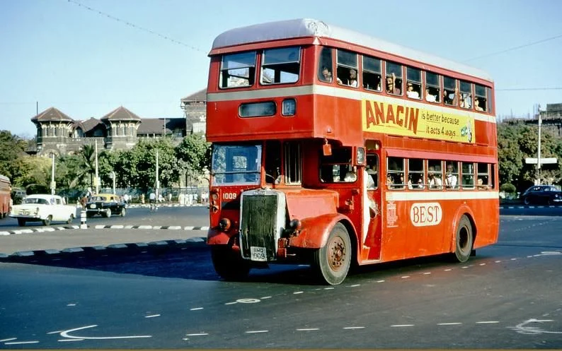 Old Double Decker Bus of Mumbai | Scrolller
