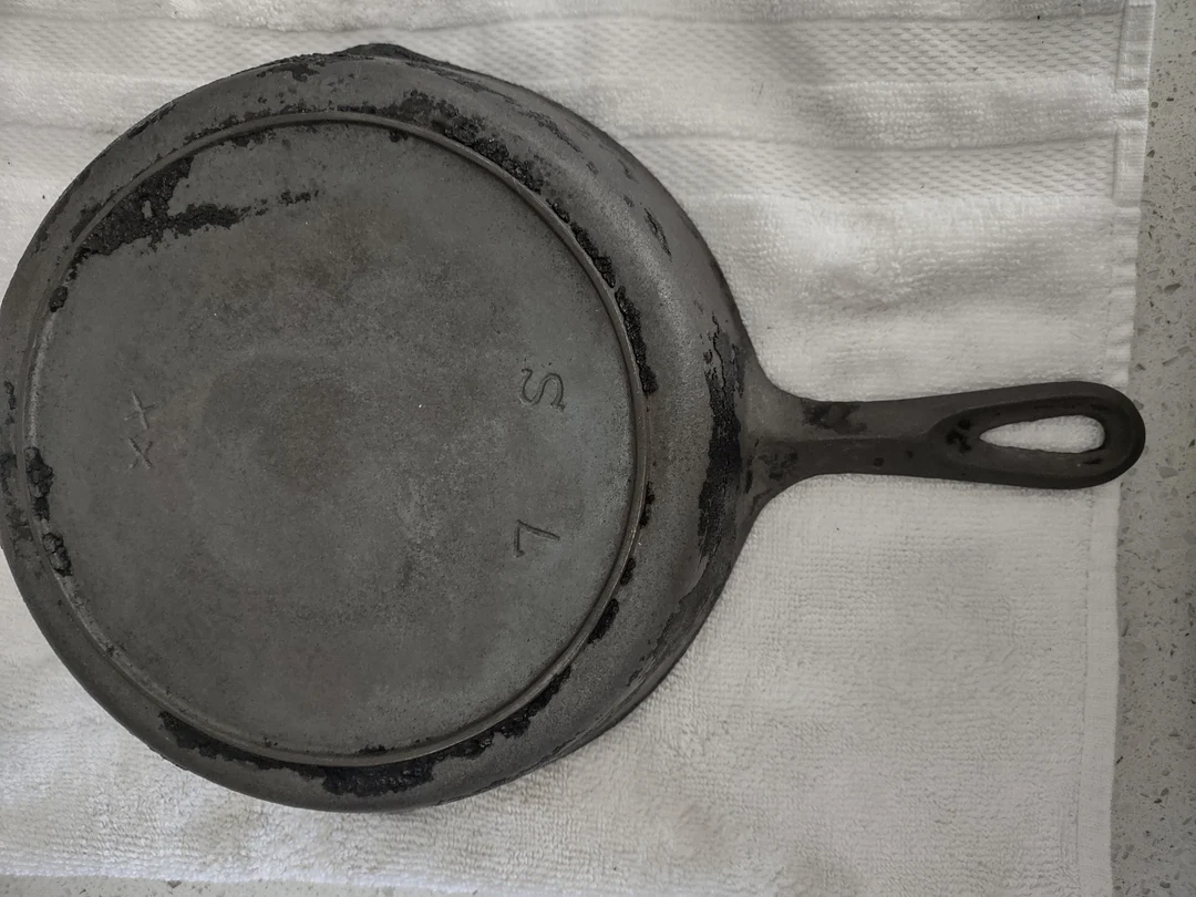 Old skillet | Scrolller