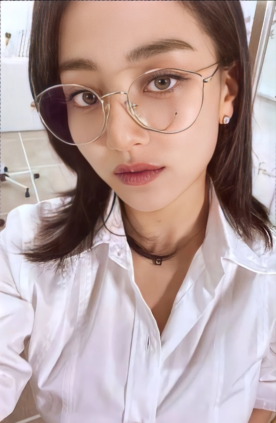 Jihyo - close up, glasses, white collared blouse | Scrolller