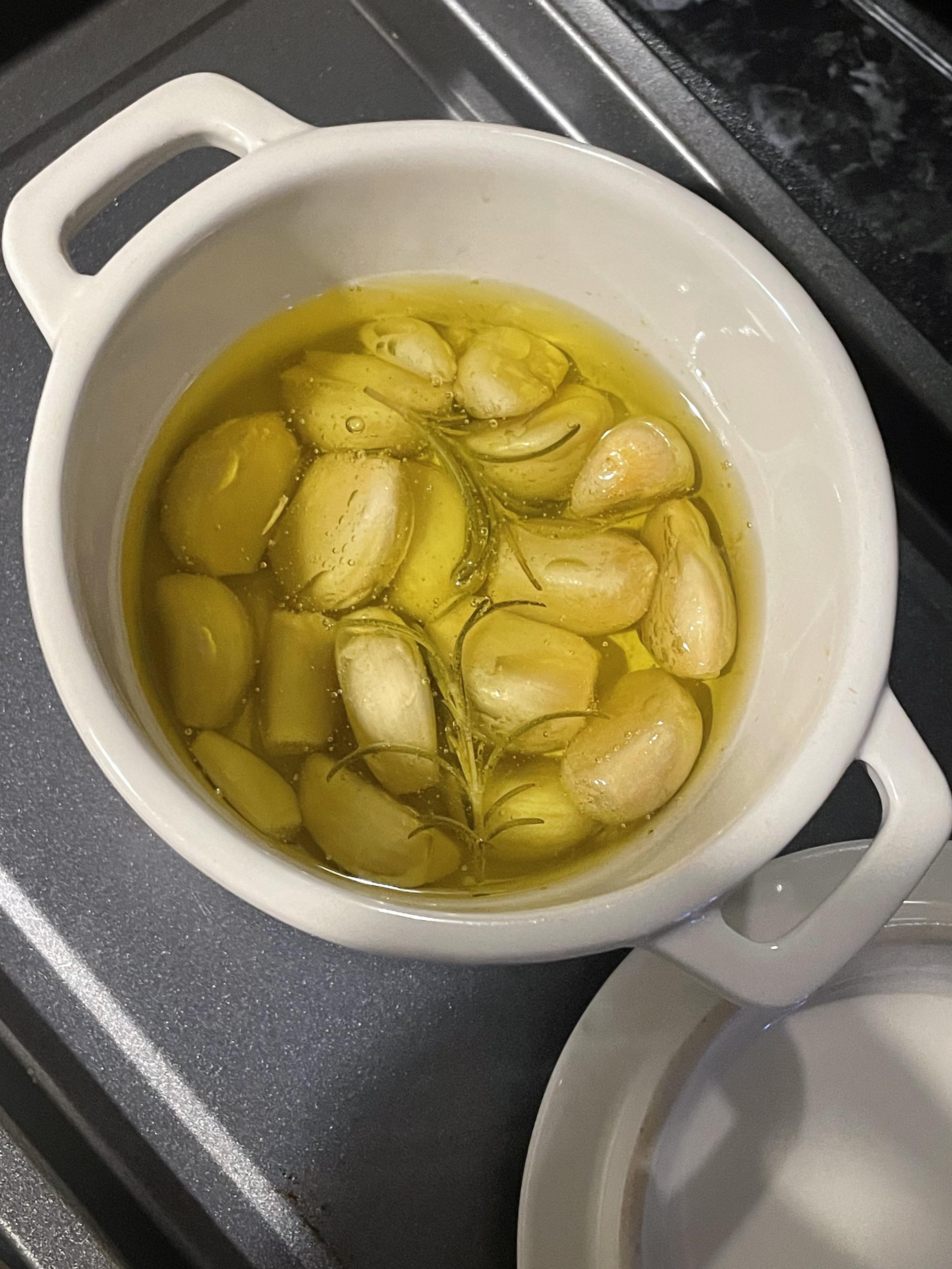 Garlic confit [homemade] | Scrolller